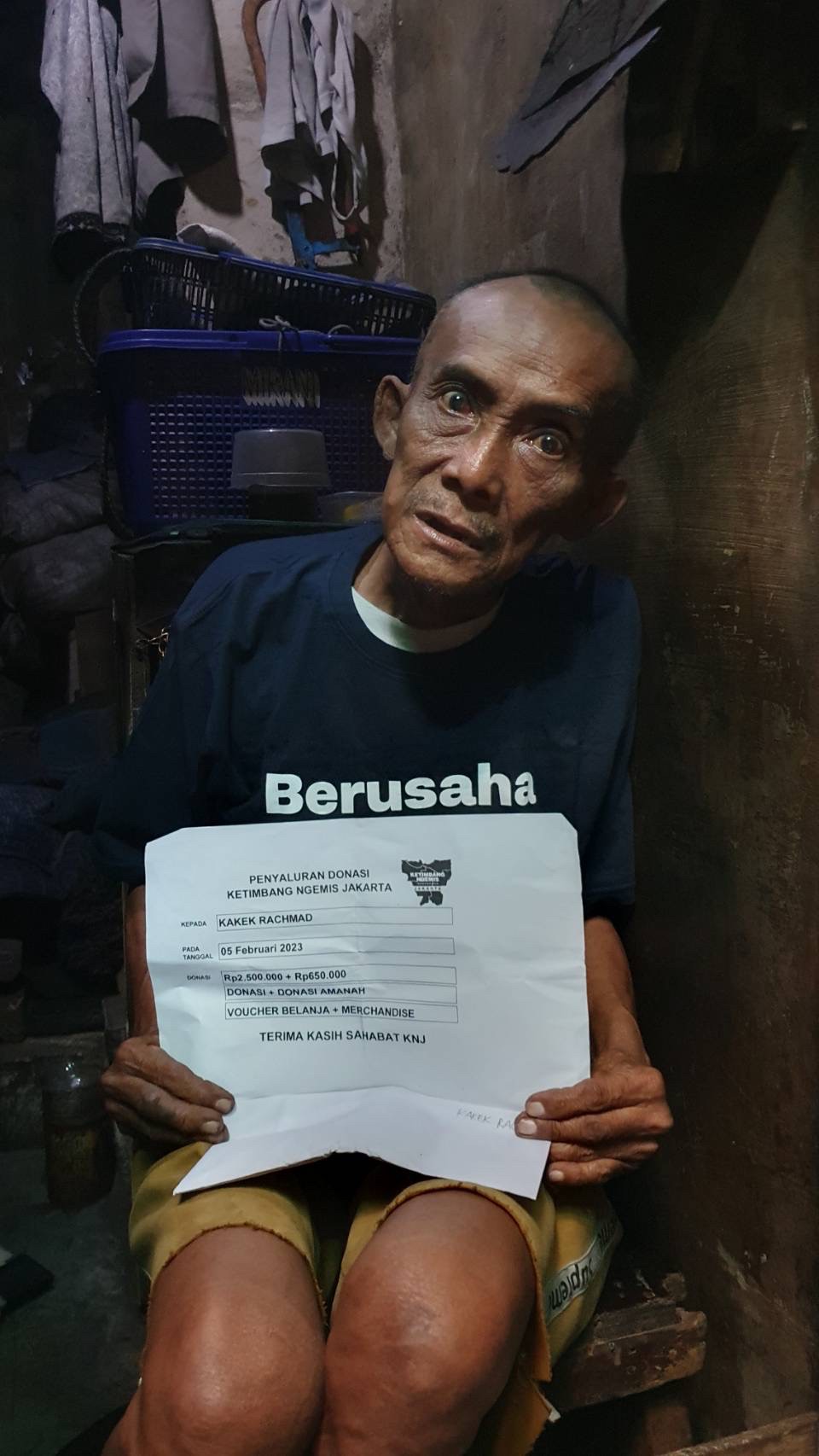 Kakek Rachmad Berjuang di Hari Tua dengan Menjajakan Kopi Keliling ...
